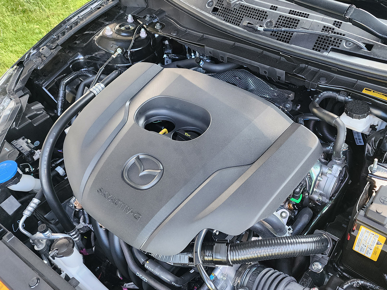 Mazda2 Sedán Carbon Edition MHEV, A Prueba - Autoanalítica