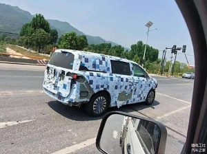 Así Se Ve La Minivan Híbrida De BYD, Que Se Llamaría Zhou - Autoanalítica