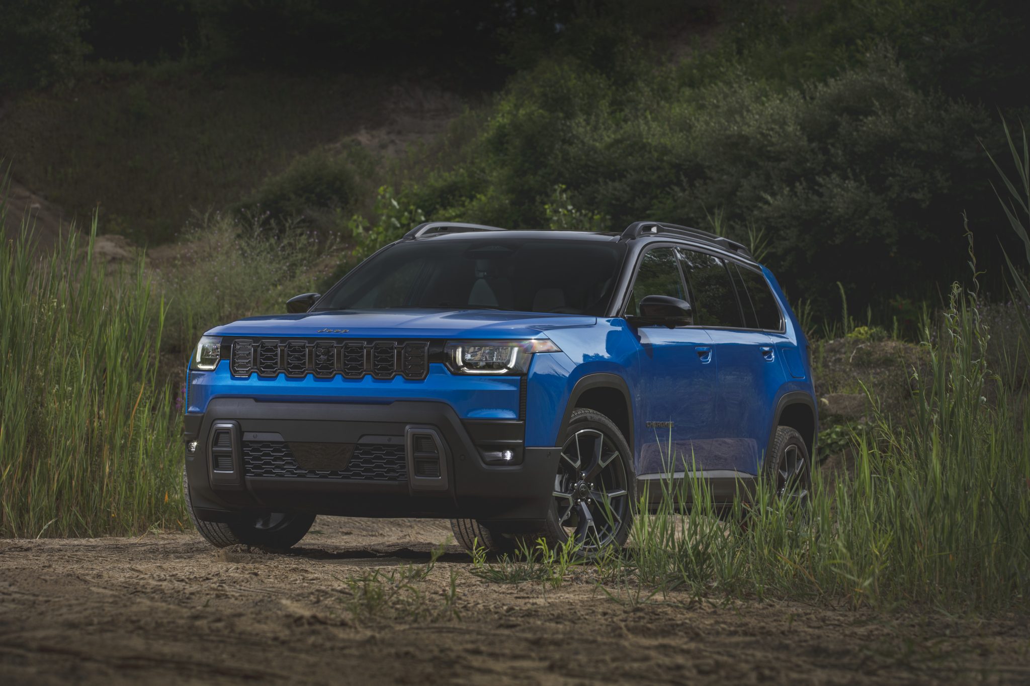 Jeep Cherokee HEV Vs Ford Bronco ¿Cuál Es El Mejor Vehículo Para La ...